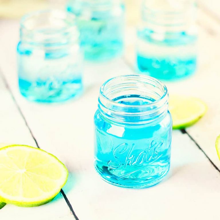 34 Refreshing + Summery Mason Jar Drinks To Beat The Heat
