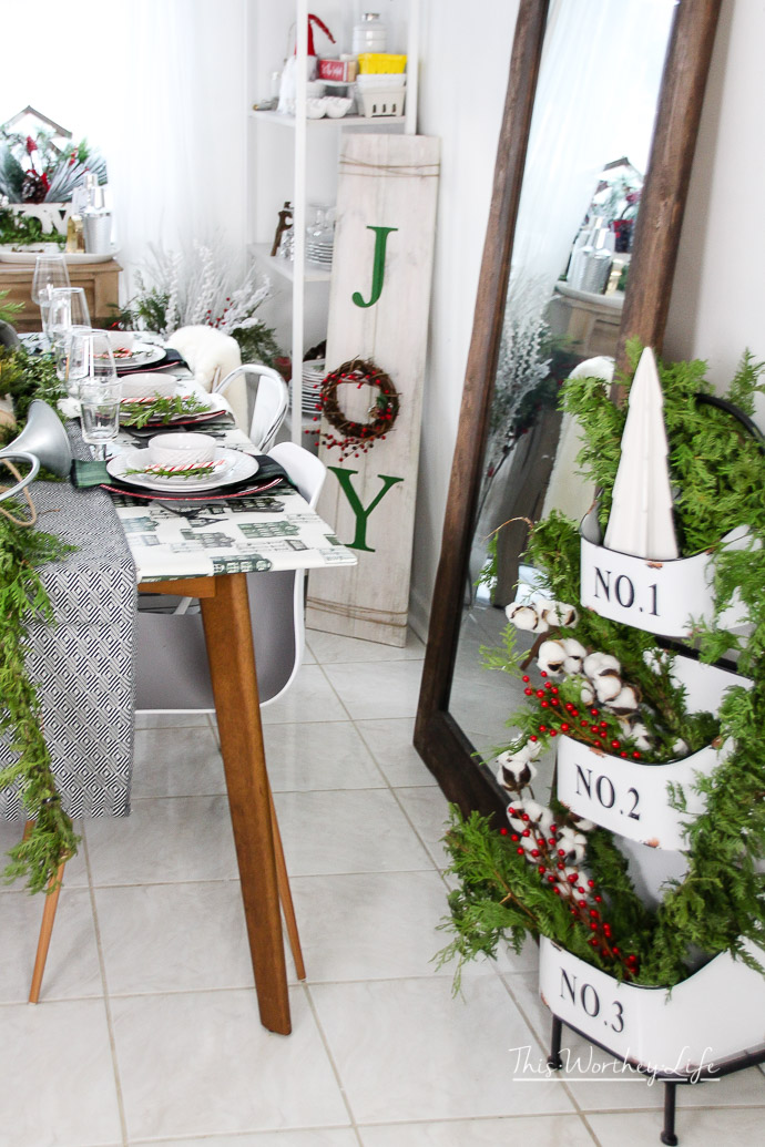 Green + Black + Red Magnolia Themed Tablescape