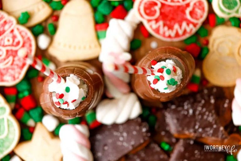 Snowman Shots Made With White Chocolate Liqueur