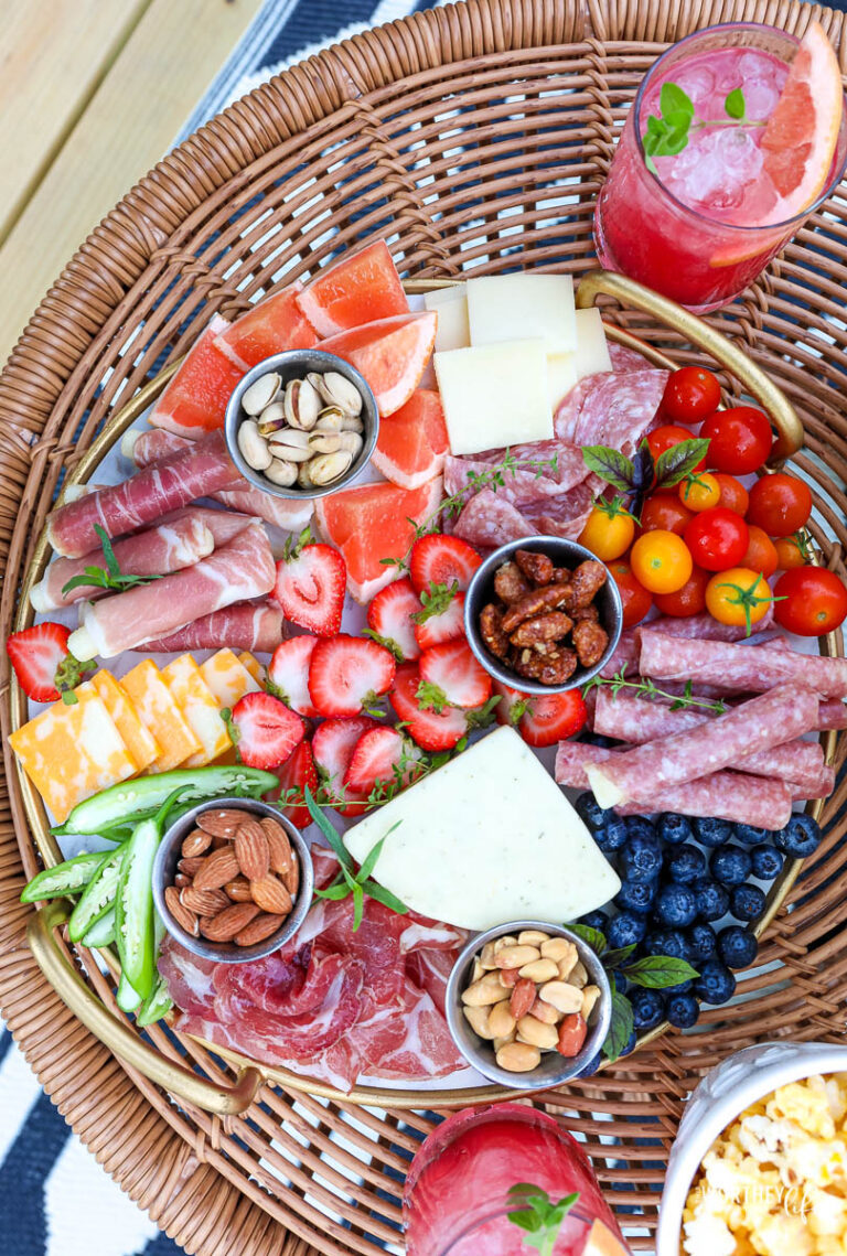 30+ Delicious Grazing Board Ideas