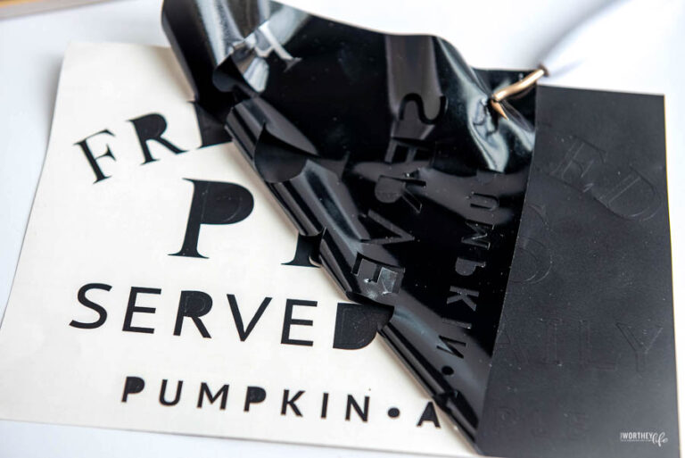 Fresh Baked Pies Sign Using A Cricut | DIY Fall Idea