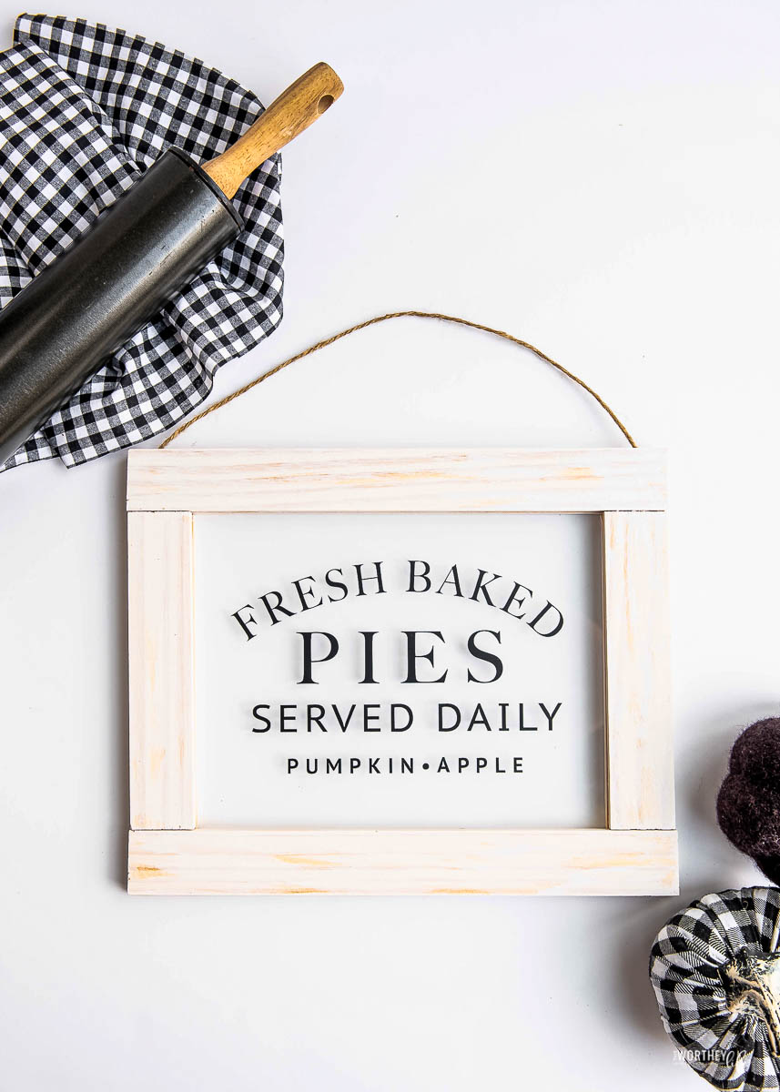 Fresh Baked Pies Sign Using A Cricut | DIY Fall Idea