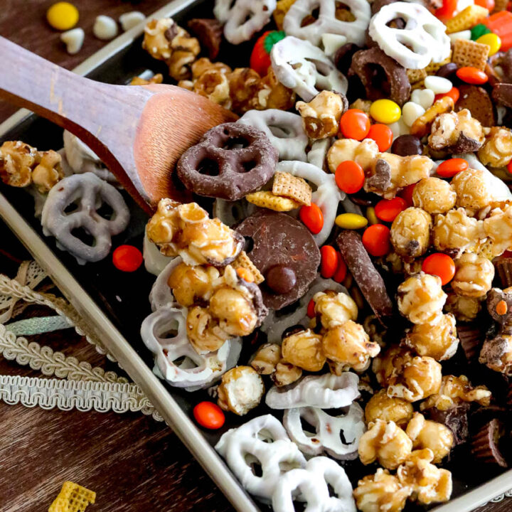 Halloween Snack Mix | Fall Snack Mix Idea