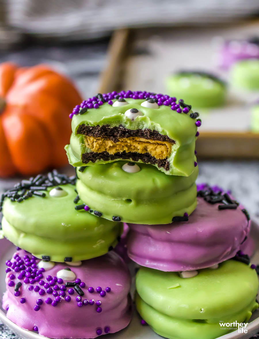 Monster Oreos - Easy Halloween Treat Idea
