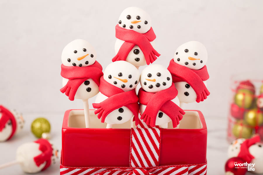 Snowman Cake Pops