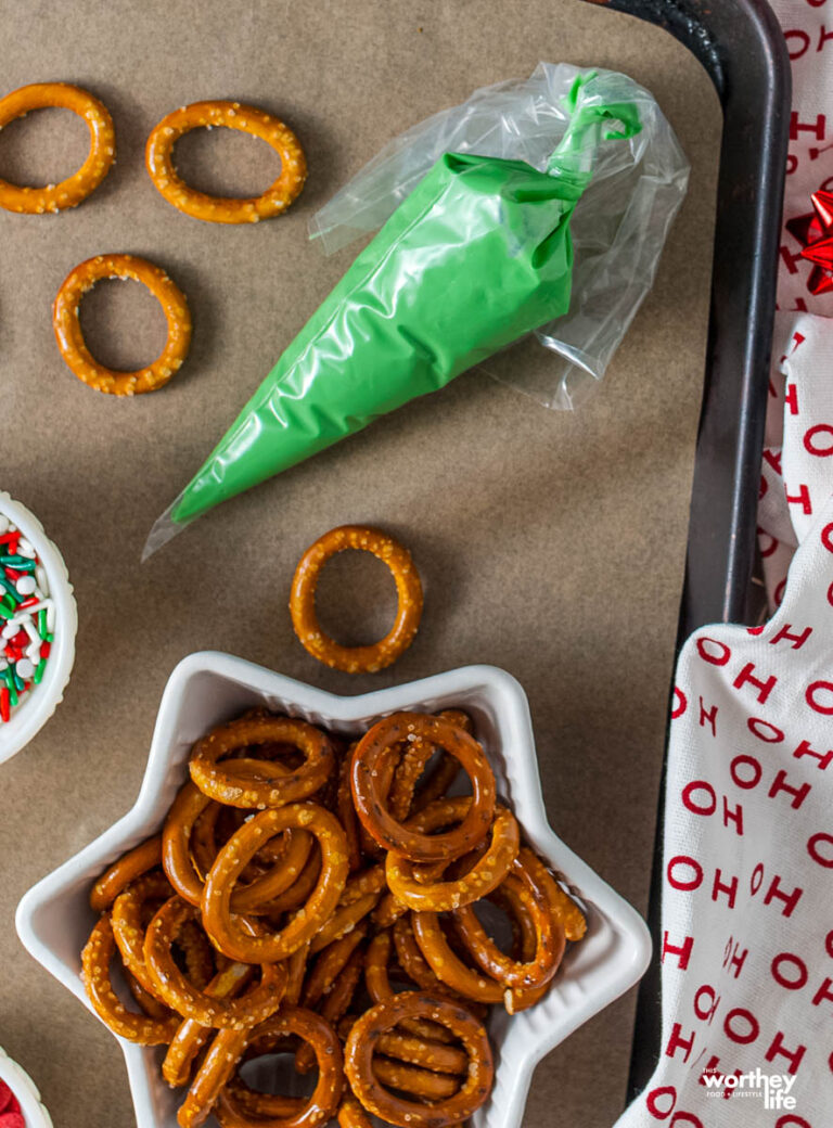 Grinch Pretzel Rings Recipe